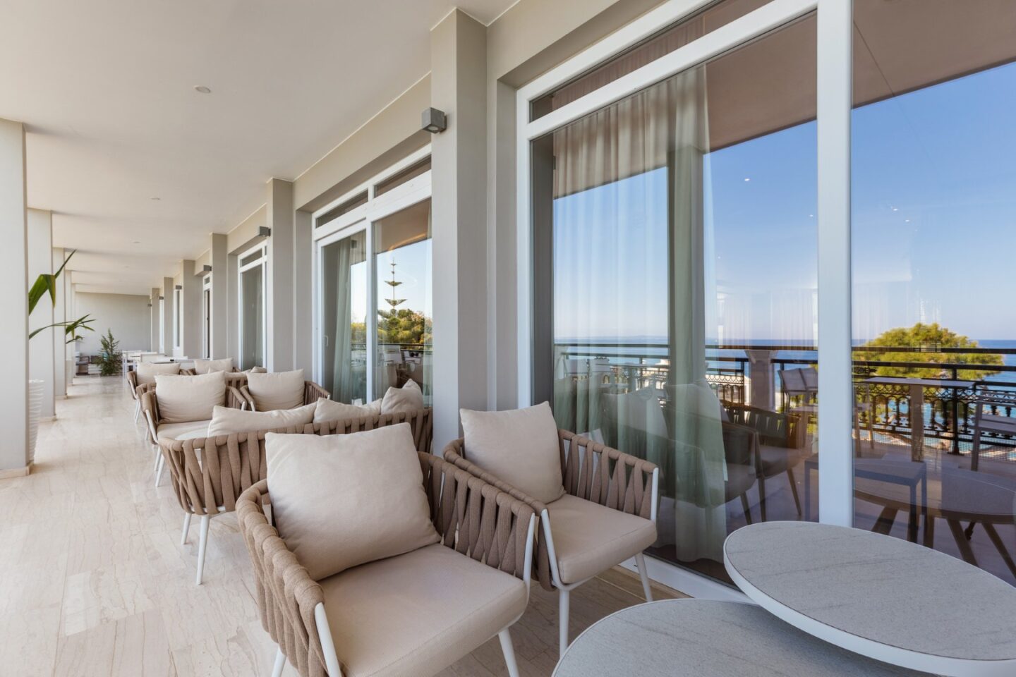 Bars - Alexandra Beach Resort