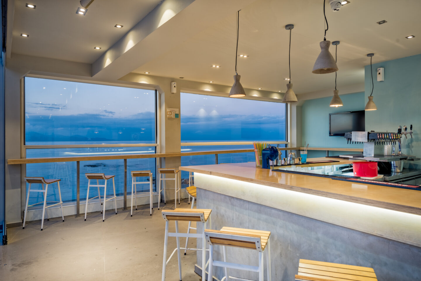 Bars - Alexandra Beach Resort